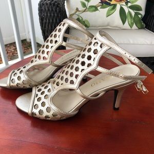 Andiamo | Shoes | Andiamo Nwob Gold Lattice Dressy Heels 7m | Poshmark